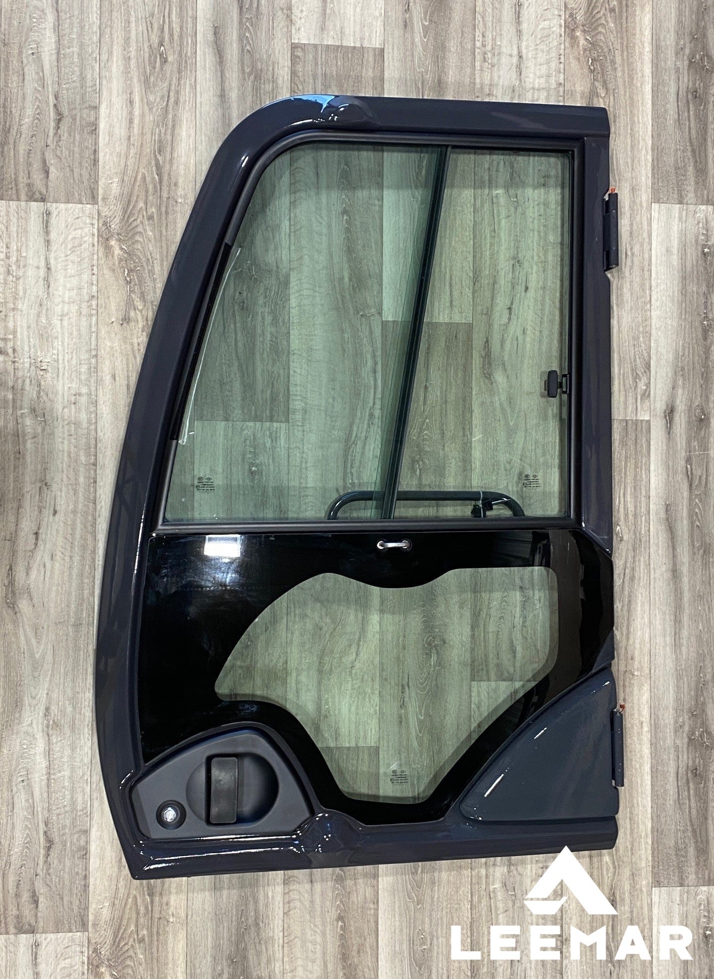 John Deere 470GLC Cab Door | Leemar – Leemar Excavator Components