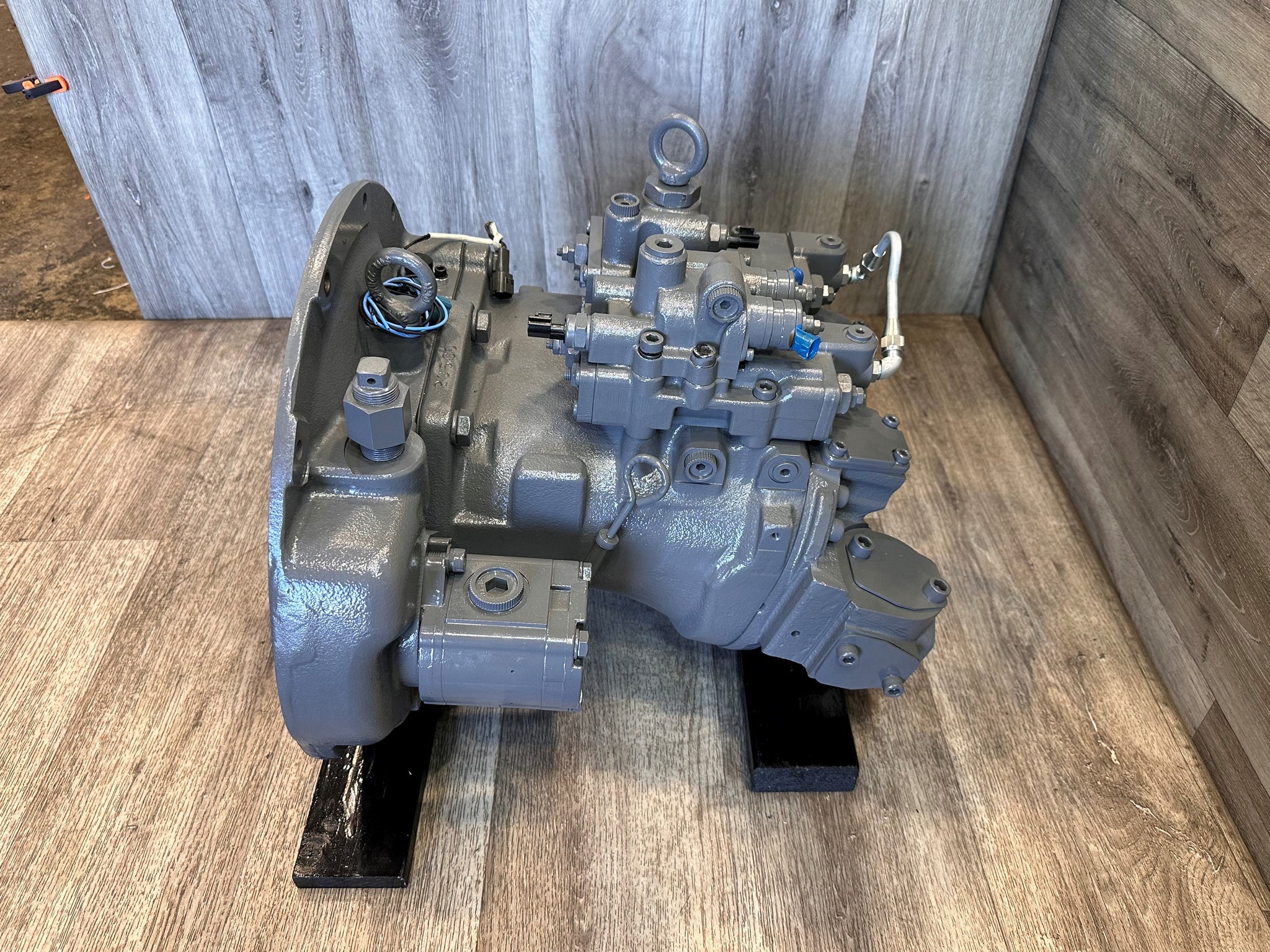 John Deere 210GLC Main Hydraulic Pump | Leemar – Leemar Excavator ...